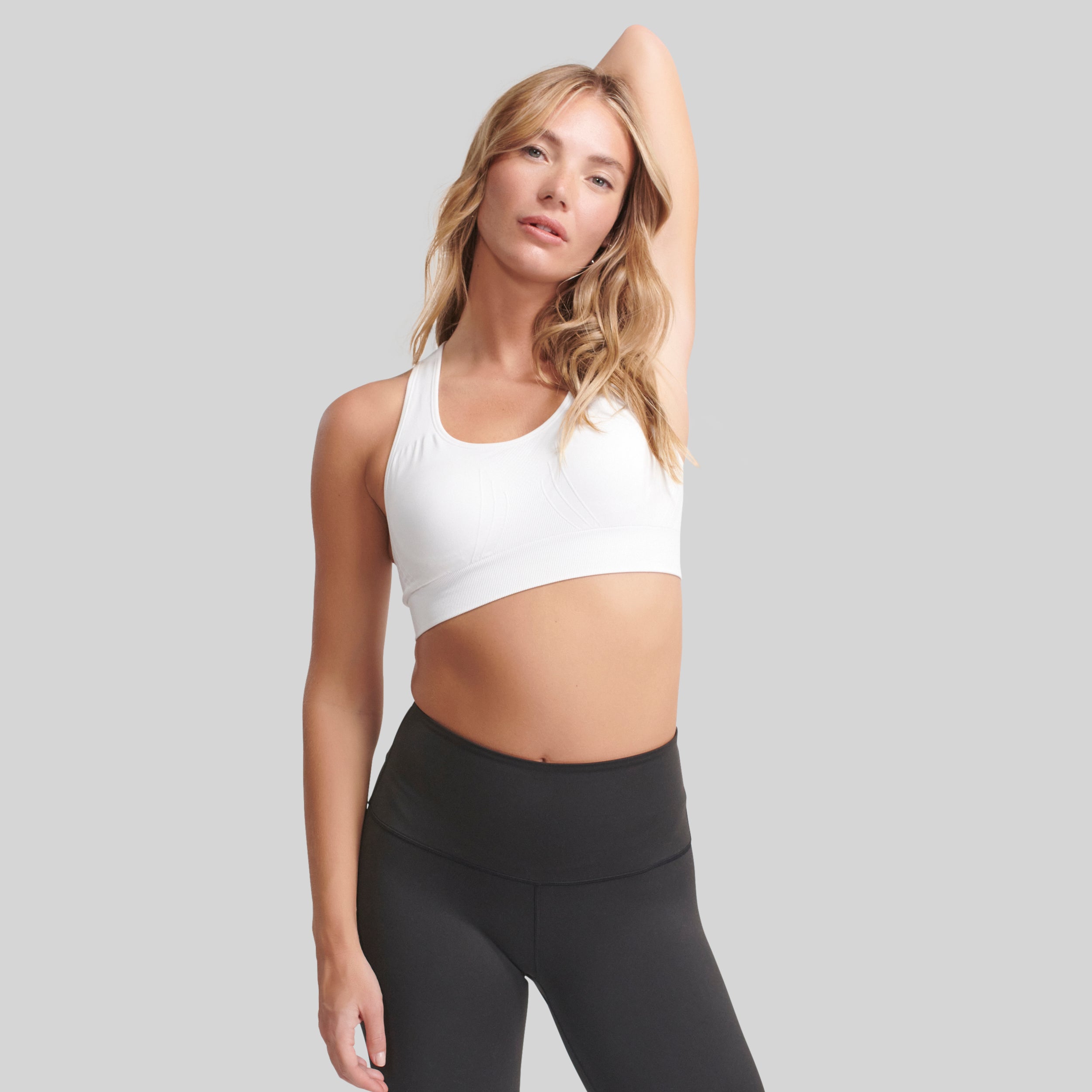 The Seamless Sports Bra (Sewn In Pads) – Underoutfit